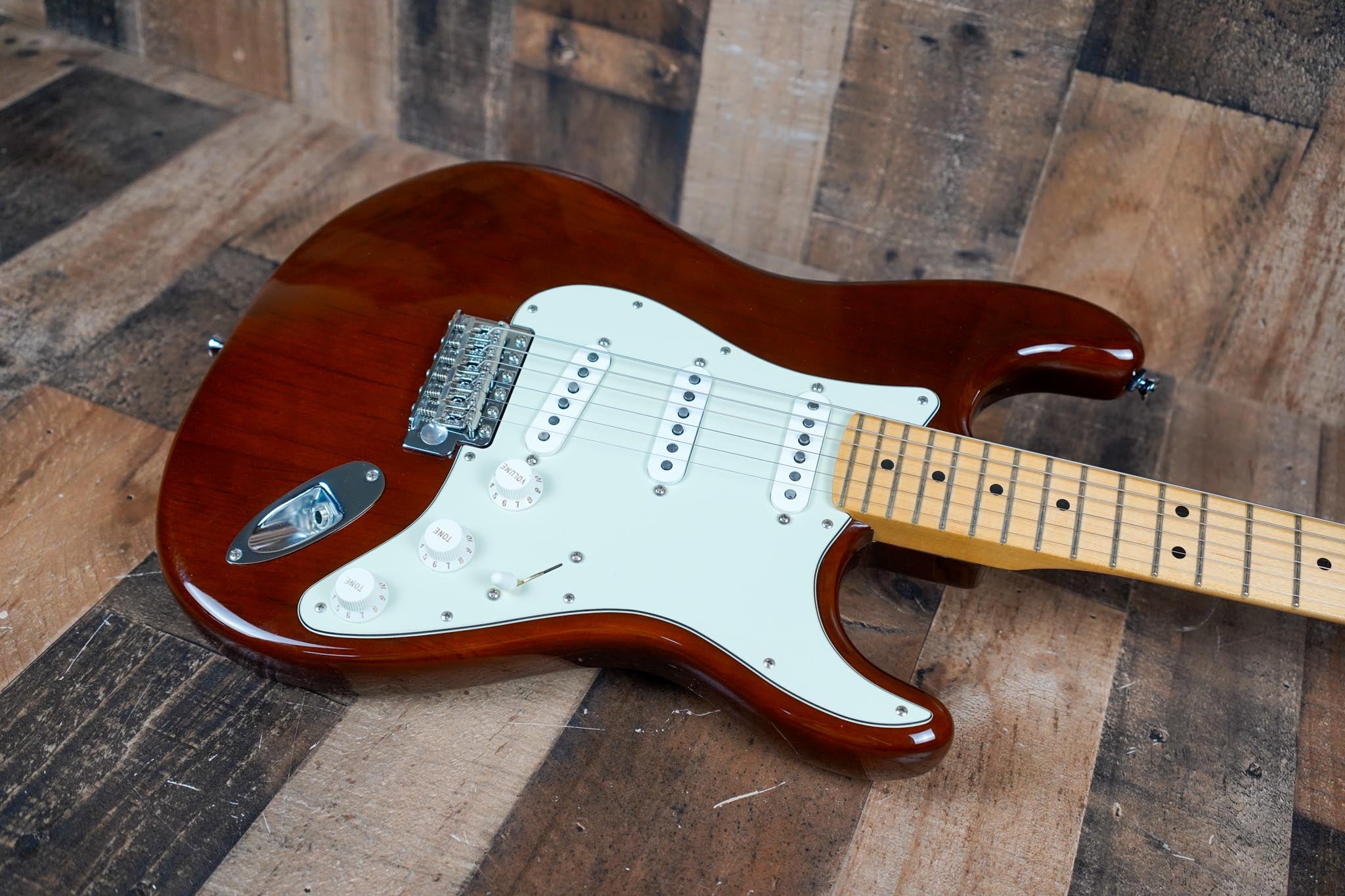 Electric Guitars – A Flash Flood of Gear