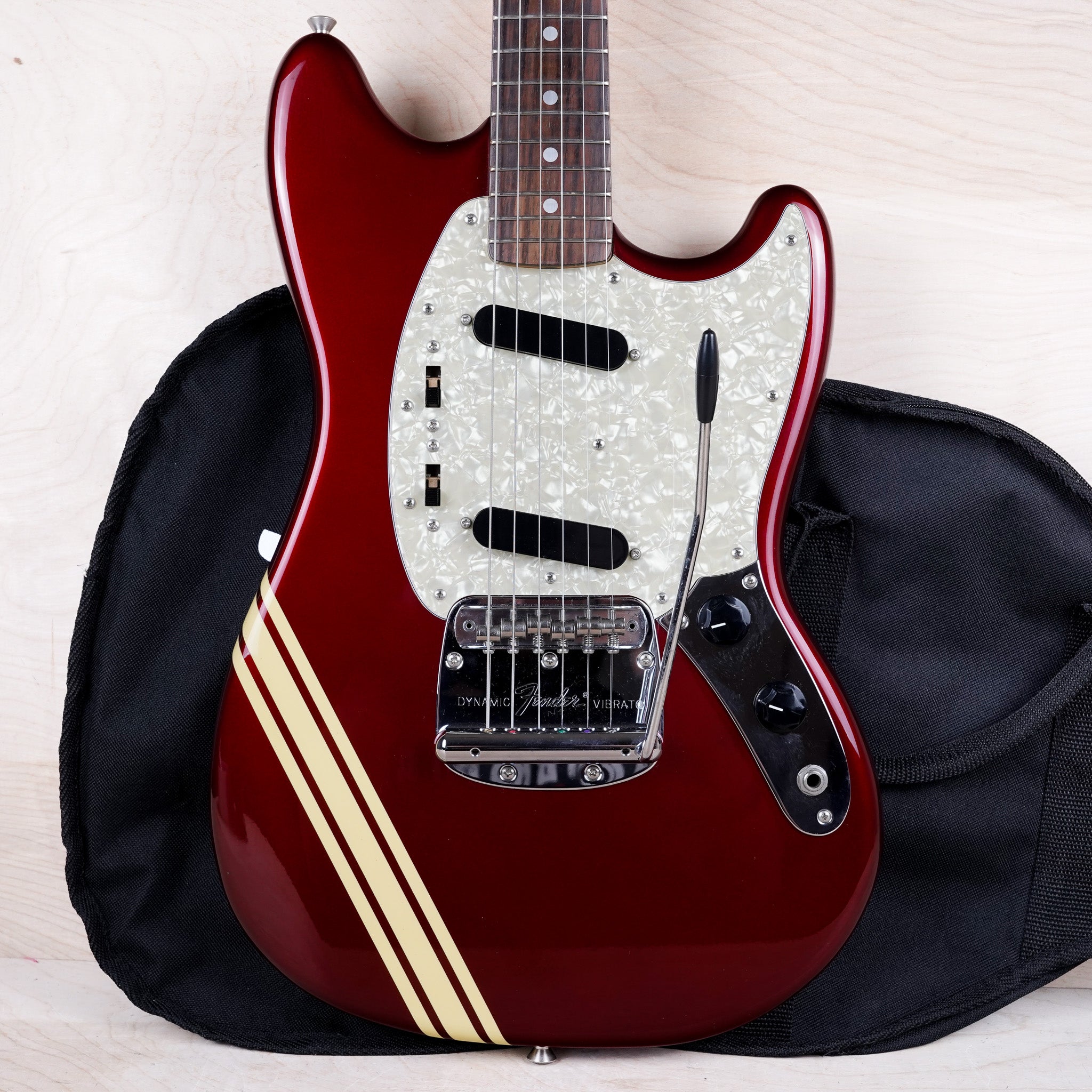 Fender MG73-CO MH Competition Mustang Reissue CIJ 2004 Old Candy Apple ...