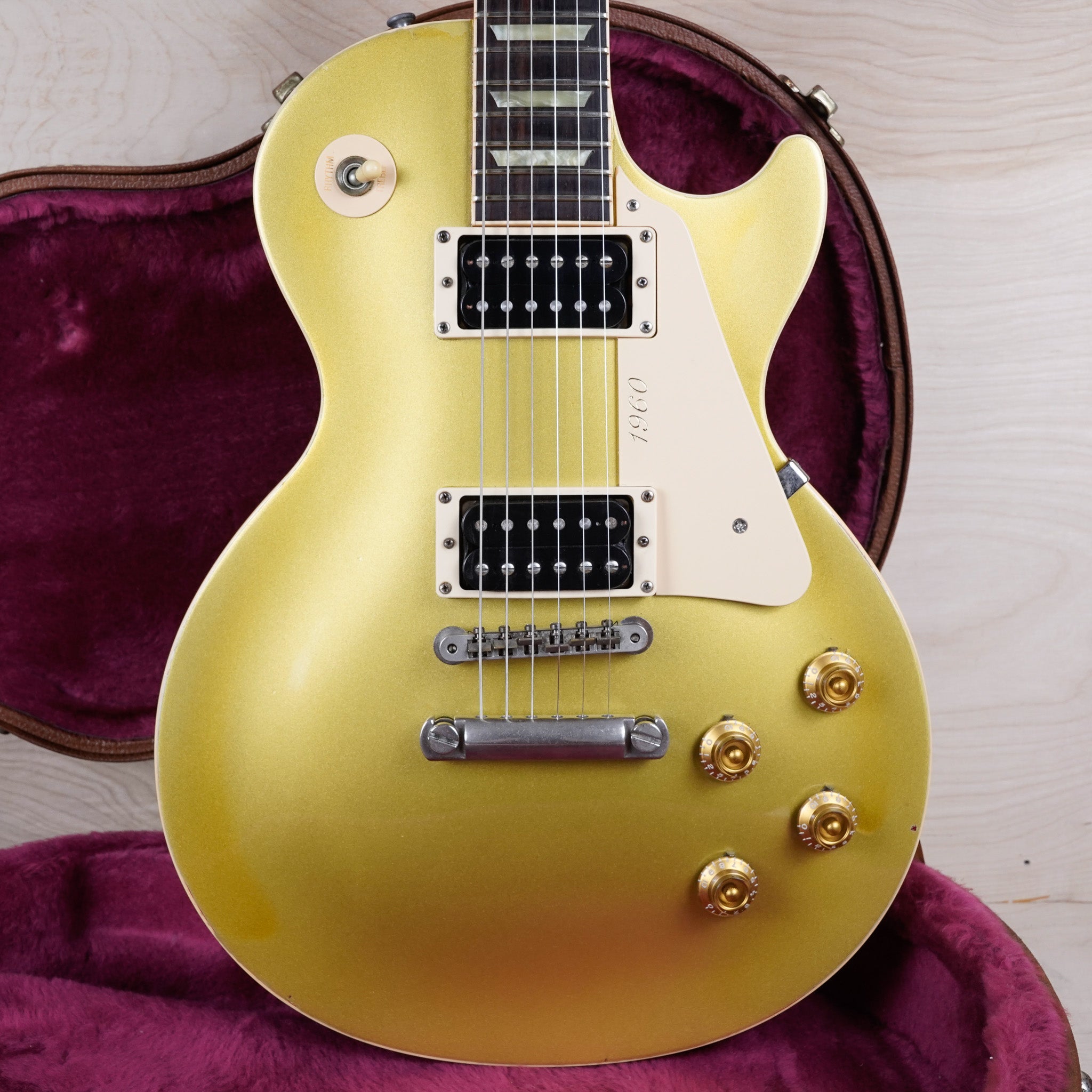 Gibson Les Paul 1960 Classic 1998 Goldtop Refinish w/ OHSC – A Flash ...